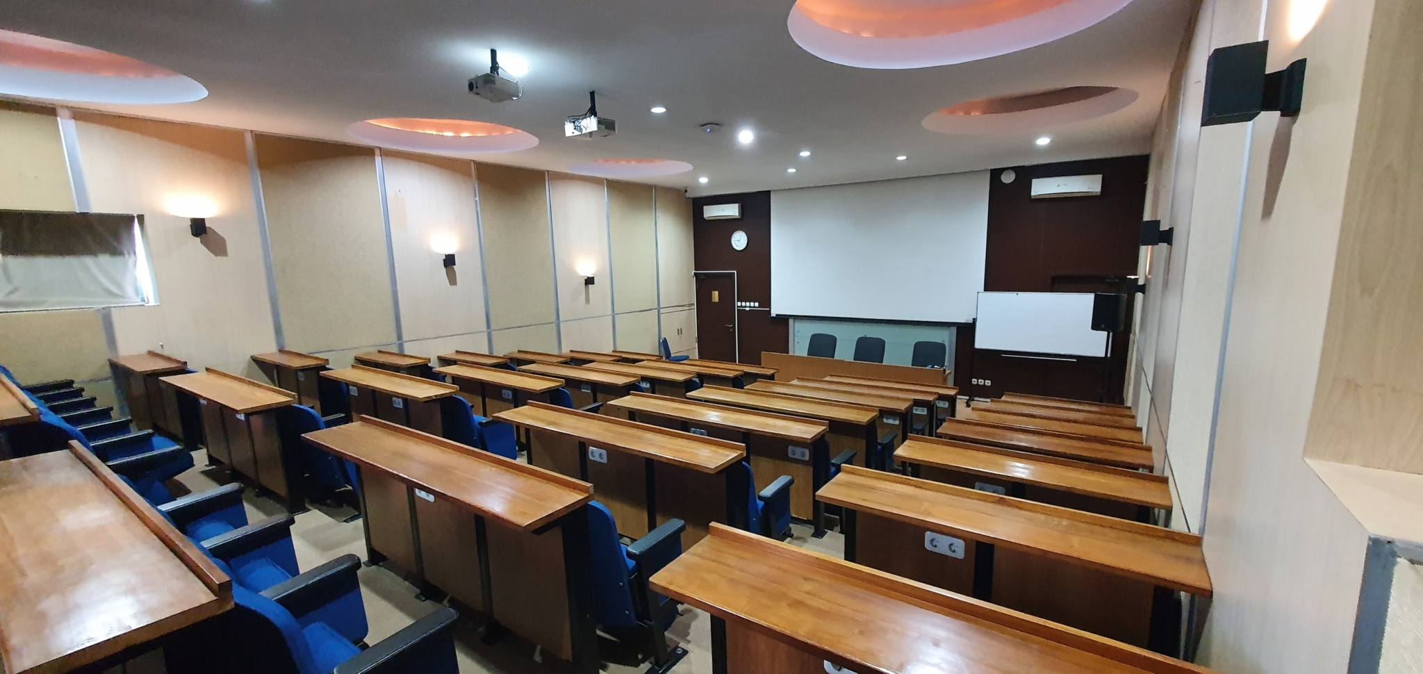 Ruang Kelas FTI UII – Fakultas Teknologi Industri – Universitas Islam Indonesia